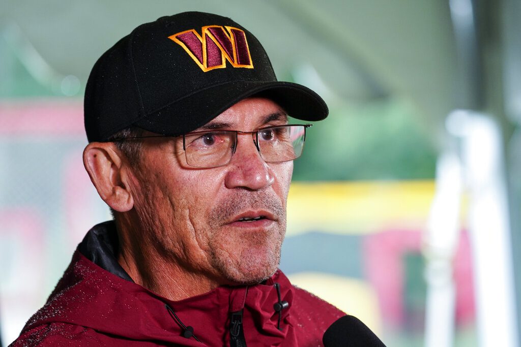 10 Strange NFL Pregame Rituals | The Poolside Post